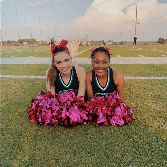 Emma's Closet (@emma_ridout) | Poshmark